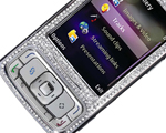Nokia N95 cu aur şi diamante face cât trei Dacia Logan