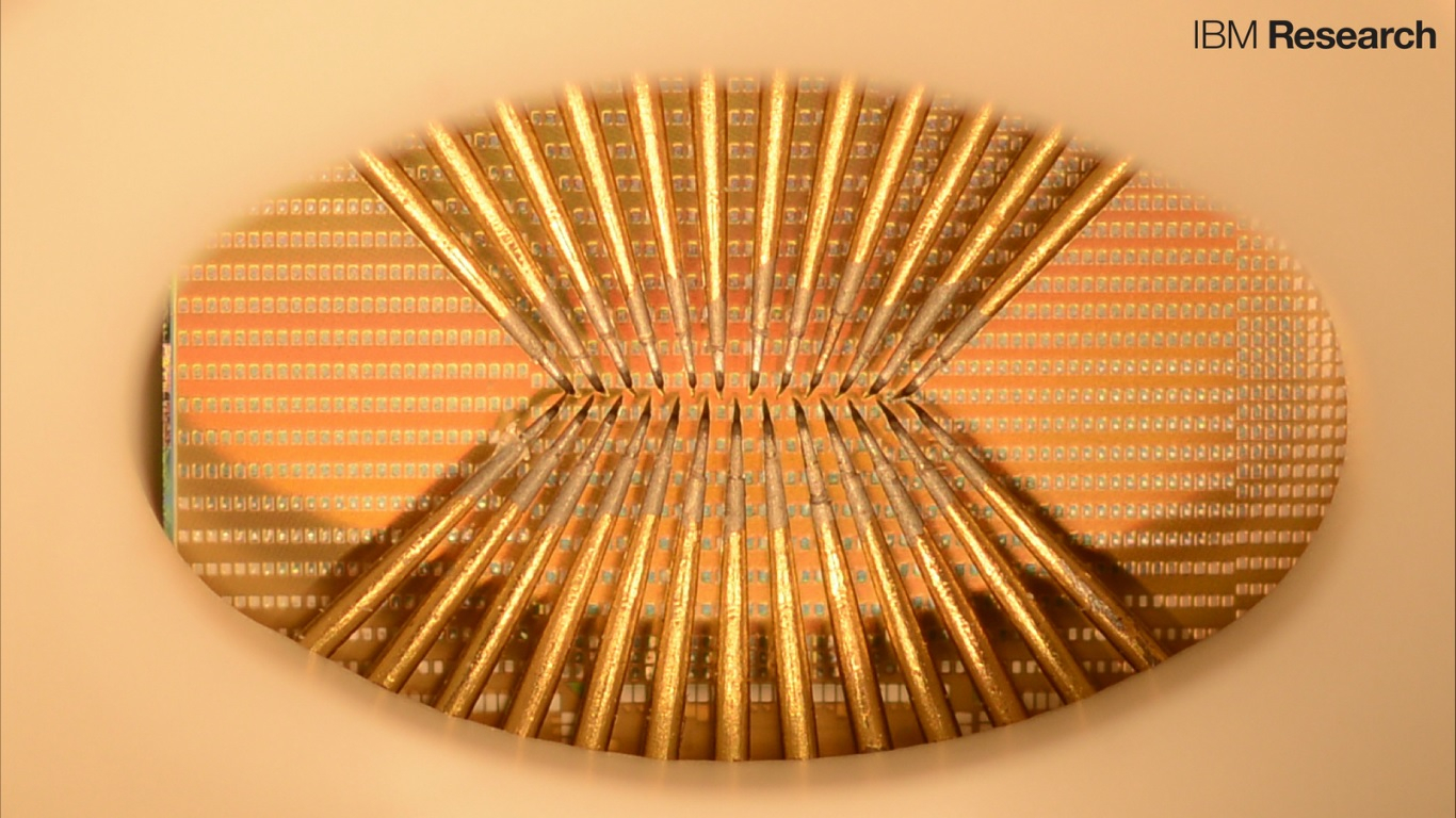 IBM a creat primii neuroni artificiali care funcţionează după modelul ...
