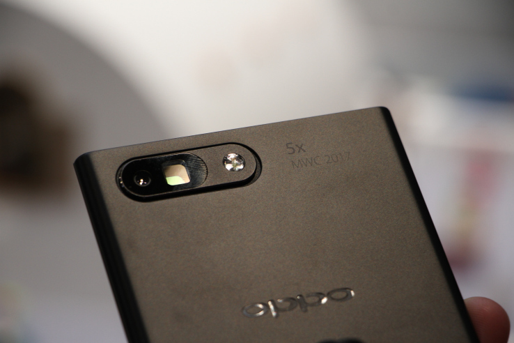 OPPO demonstrează o cameră foto cu zoom optic 5x care încape în carcasa ...