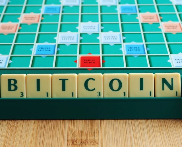 Merriam-Webster adaugă în dicţionarul englez 300 cuvinte noi precum ...