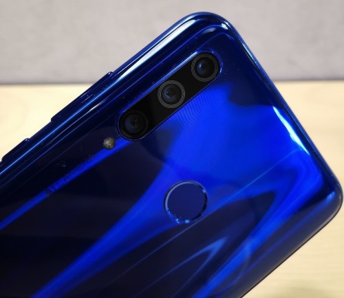 Huawei Honor 10i, surprins în imagini cu sistem triple camera şi ecran ...