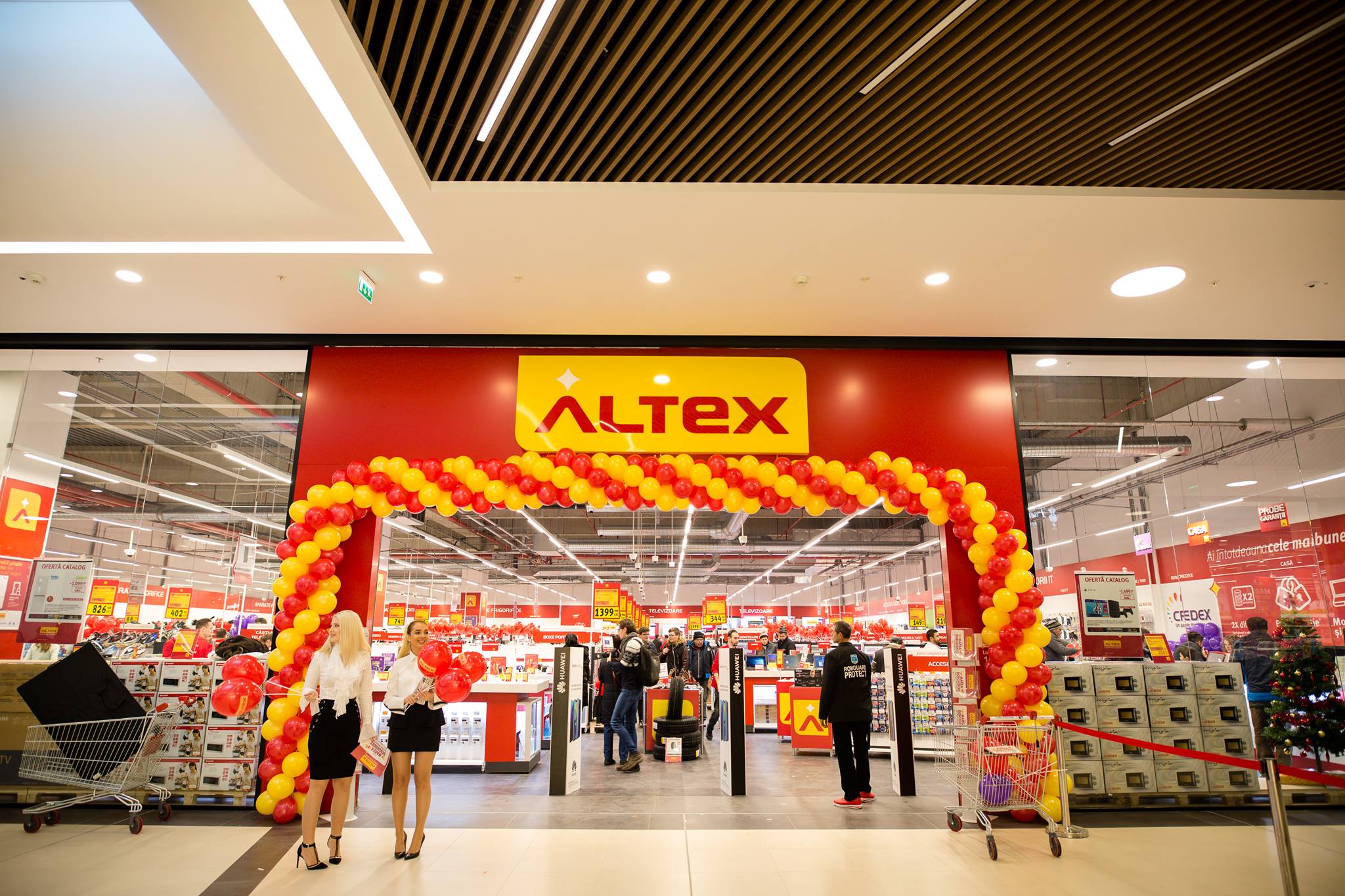 Ce salarii au, de fapt angajații Altex. Câți bani iau aceștia lunar