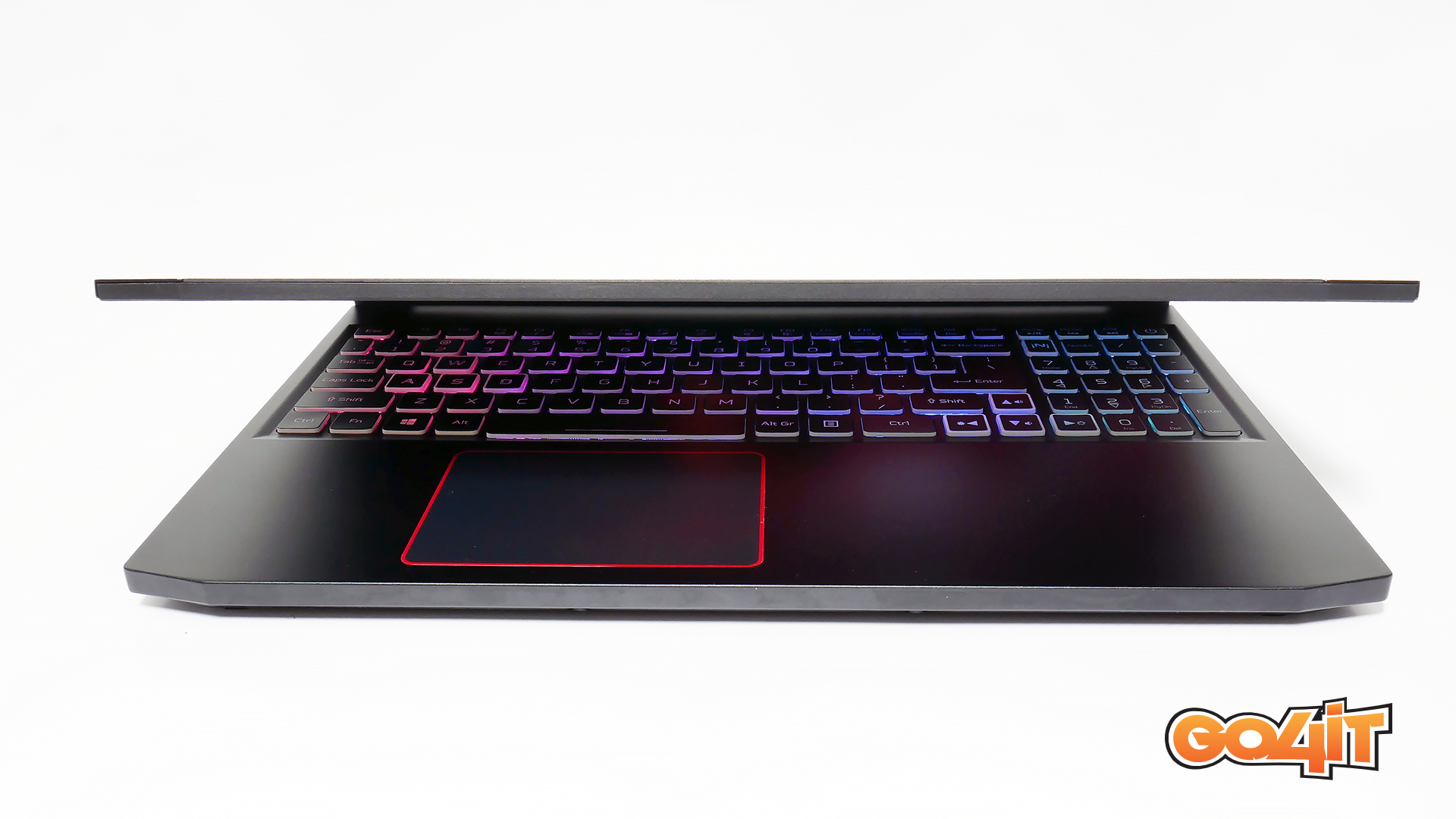 Acer Nitro 7 (2020) review: laptop de gaming balansat, la un preț mai mic