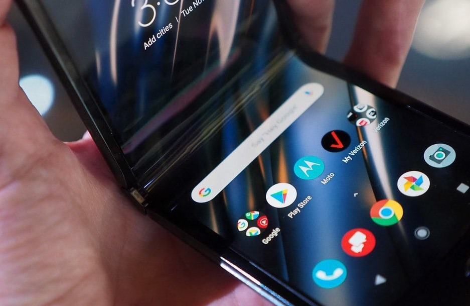 A doua generație de telefoane RAZR, botezată Motorola RAZR 5G, apare în ...