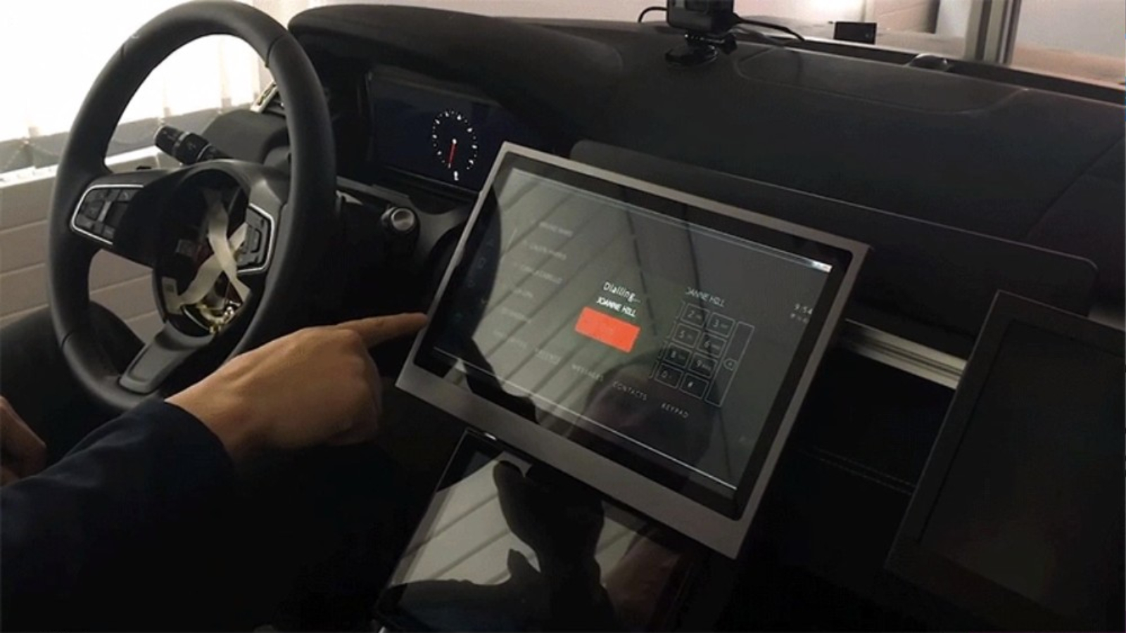 Cercetătorii britanici au inventat deja ecranele tactile „touchless ...