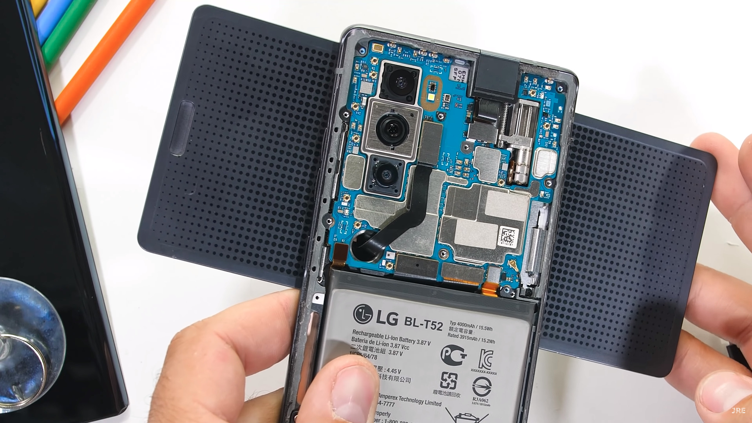 Cum arată noul LG Wing la interior (VIDEO)