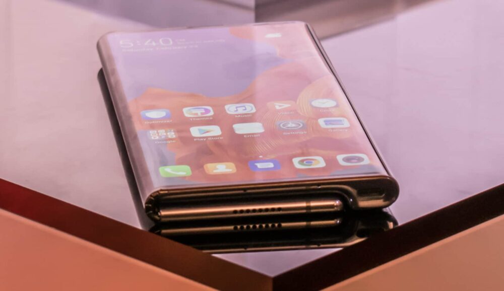 Google ar putea lansa primul telefon Pixel cu ecran pliabil