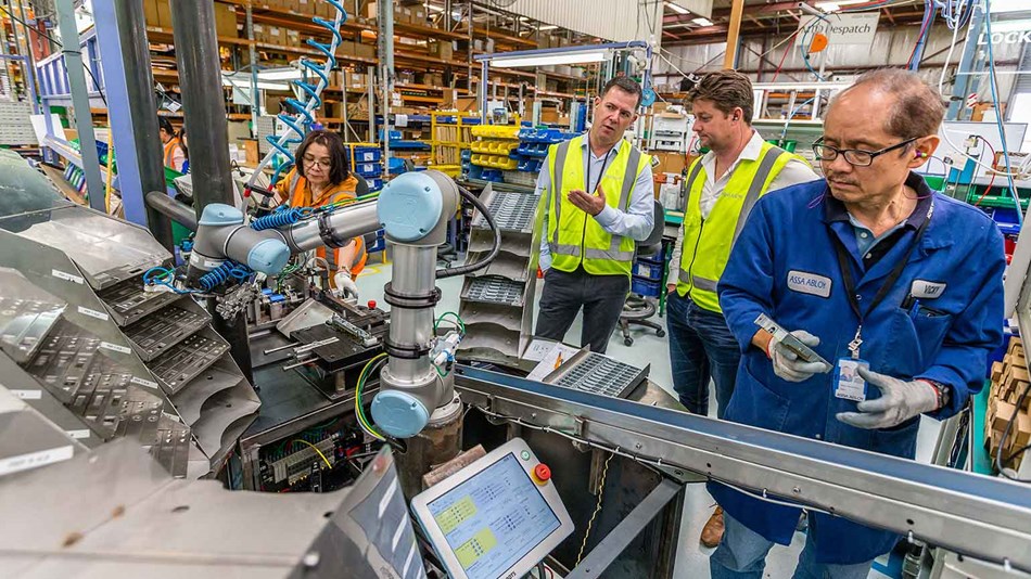 Roboţi industriali - soluţii de automatizare eficiente