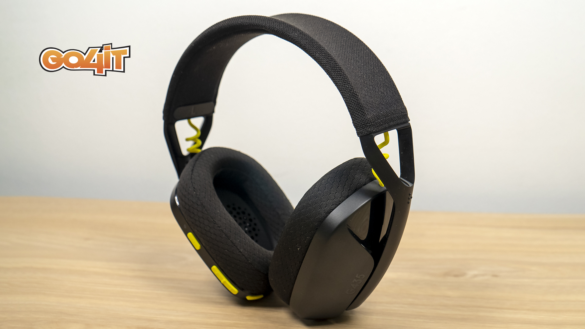 Logitech G435 review: căști de gaming wireless, ușoare și versatile