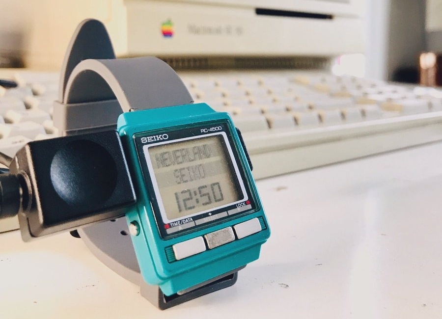 WristMac, primul smartwatch Apple din 1988, va fi scos la licitație
