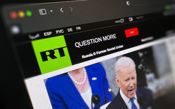 Postul de televiziune RT America se închide, toți angajații au fost ...