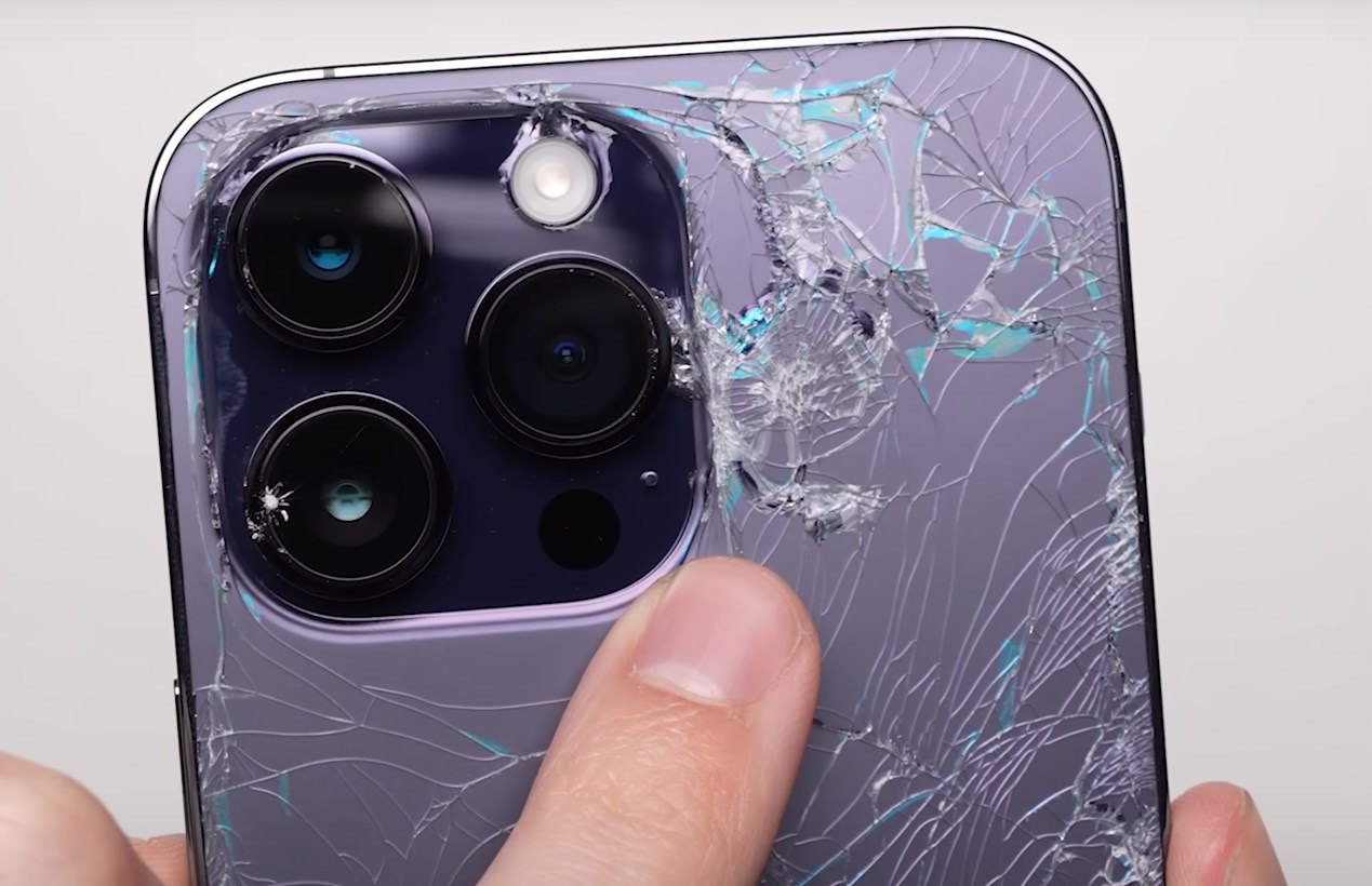 Scăpat pe jos, iPhone 14 Pro Max invită la reparații costisitoare (VIDEO)