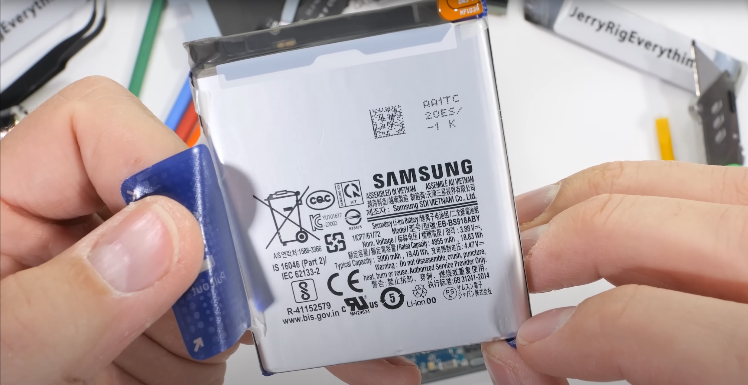 Samsung a simplificat înlocuirea acumulatorului Galaxy S23