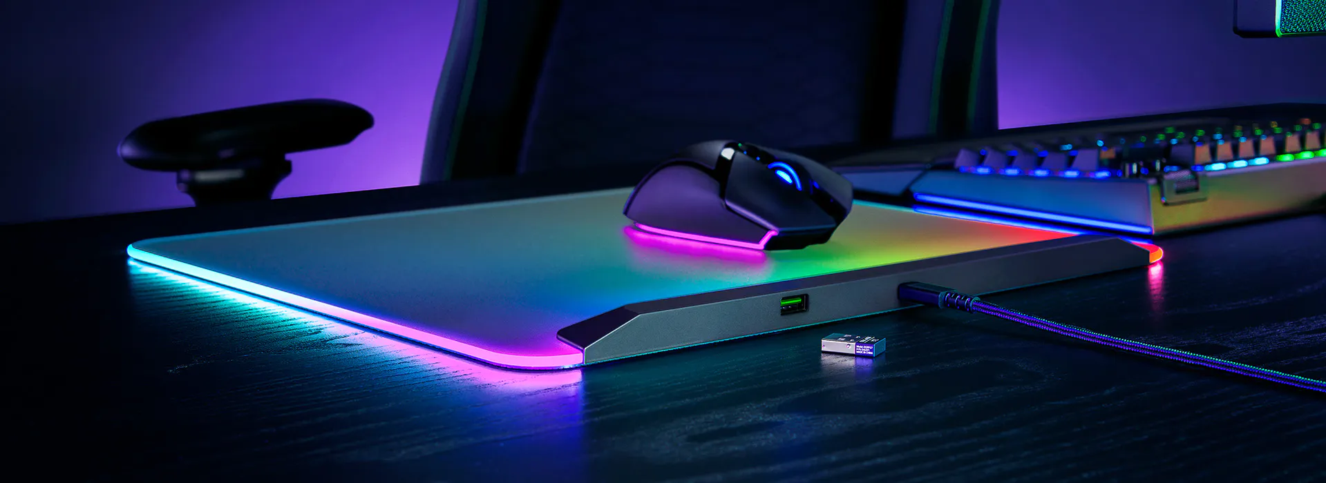 Razer a lansat primul mousepad cu iluminare LED