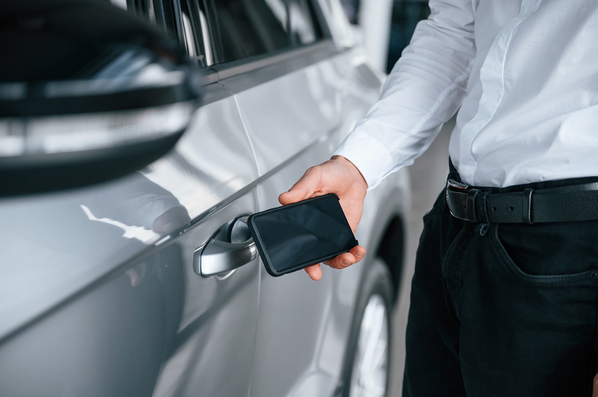 Accesează-ți mașina Volvo sau Polestar direct de pe telefon cu Samsung ...