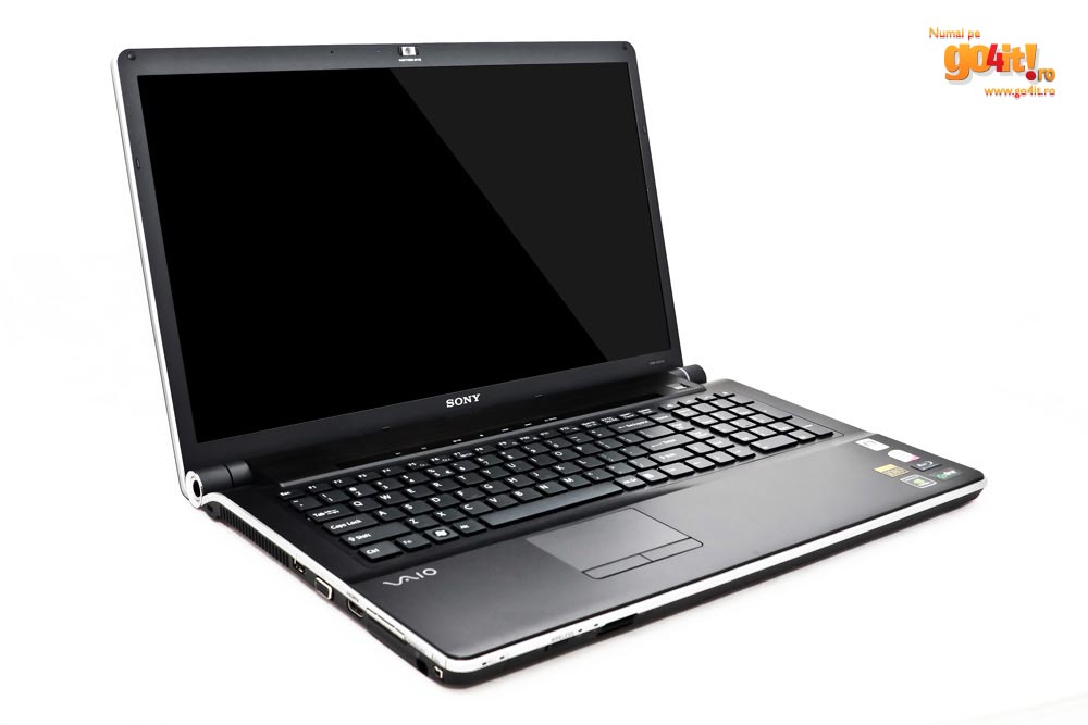 Sony Vaio AW: nu te mai dezlipeşti de el